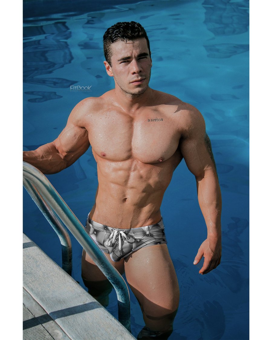Andrei Gutierrez: An Engineer in Mens Physique – The Menswear Newsletter